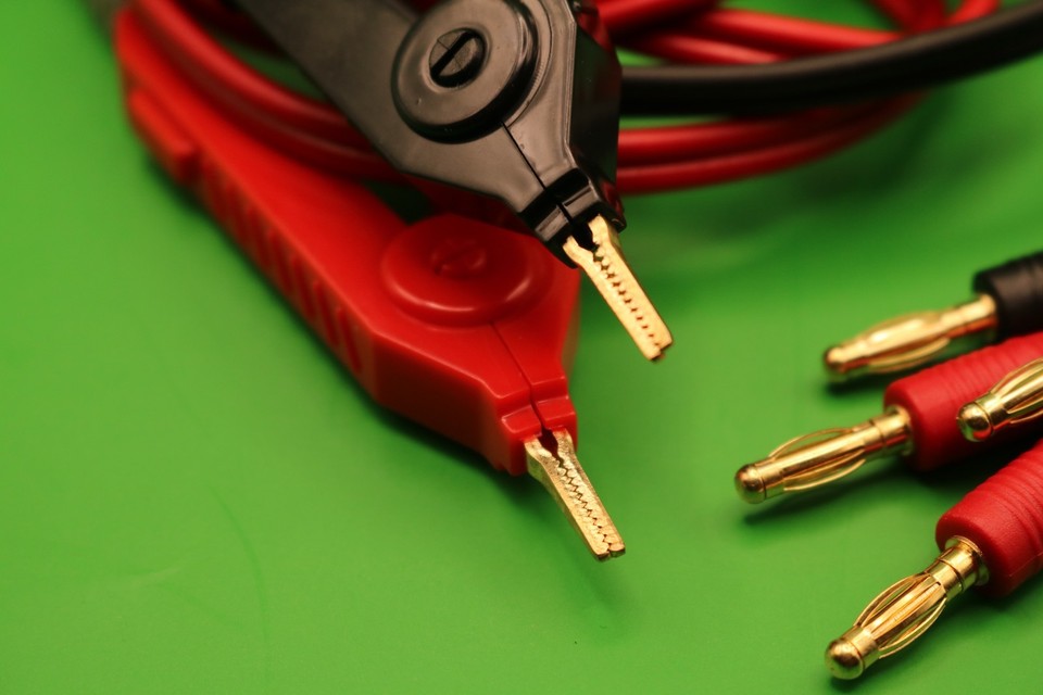 4 Wire Kelvin Clip Test Leads. 4mm Banana Plugs. Gold Plated. UK Stock ...