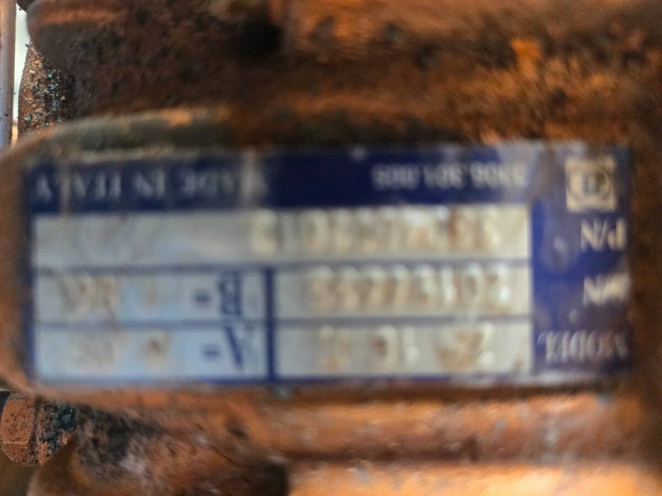 Universal M25xp , Marine Diesel Engine , 25 HP with Transmission RUNS ...