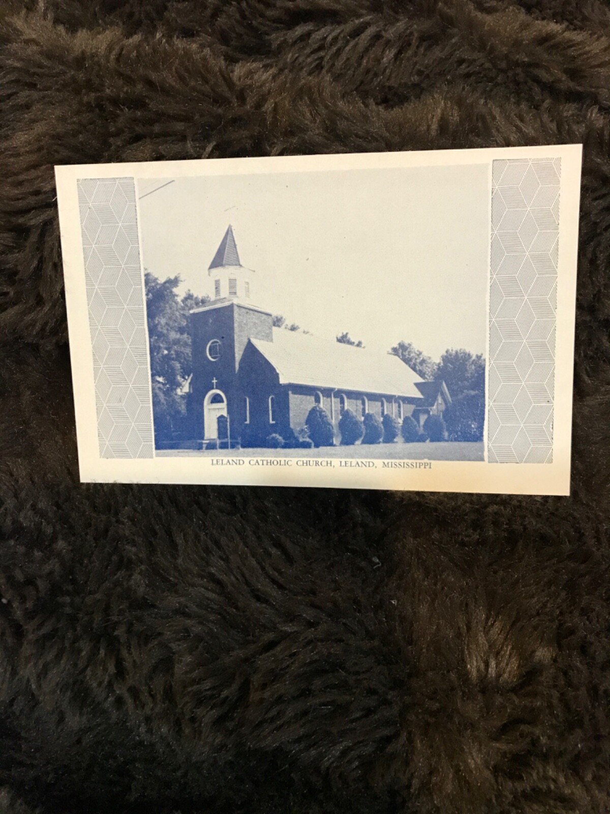 LELAND, MISSISSIPPI CATHOLIC CHURCH 1940s POSTCARD-! PEOPLES DRUG ...
