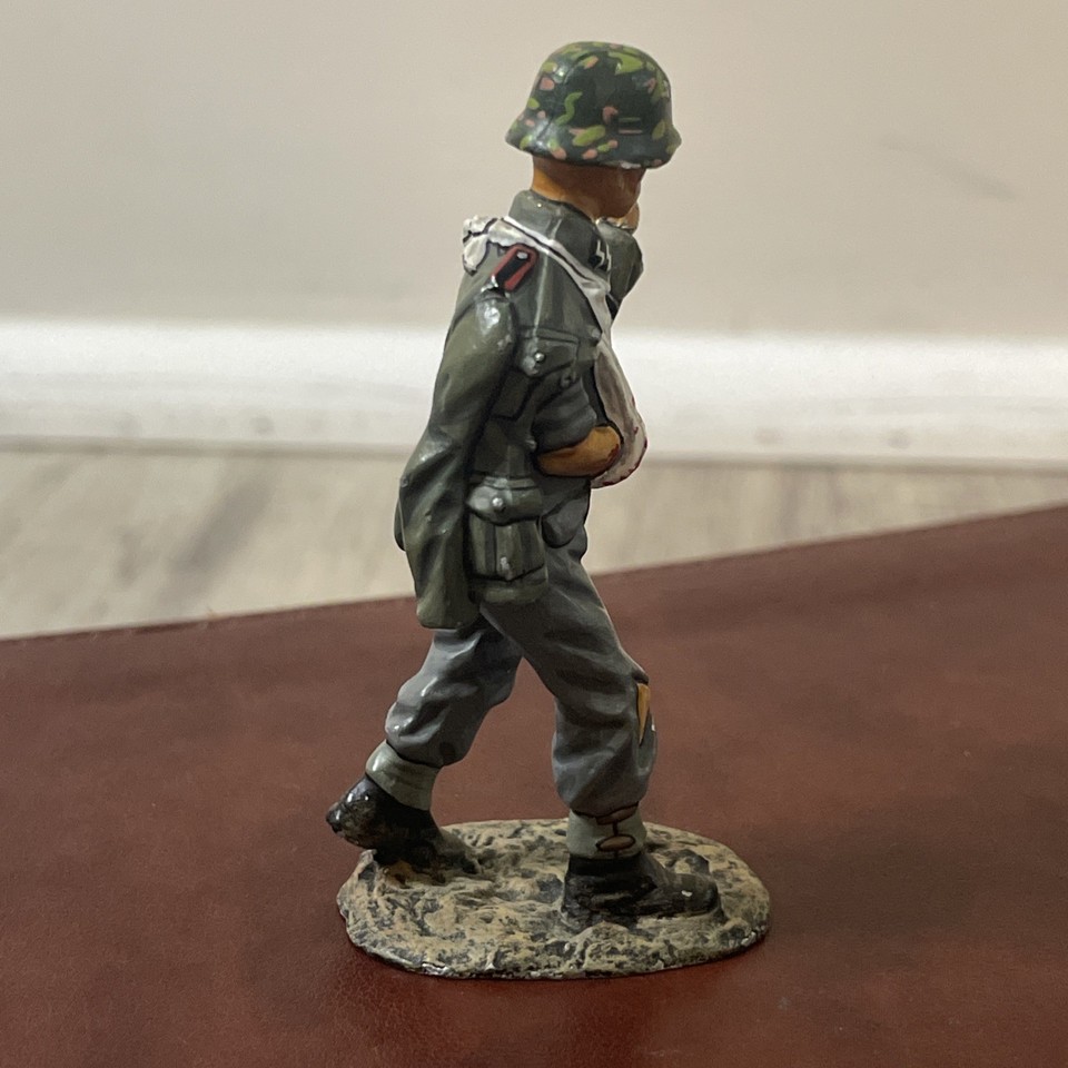 King and Country - WWII German Waffen - Marching Injured SS Trooper ...