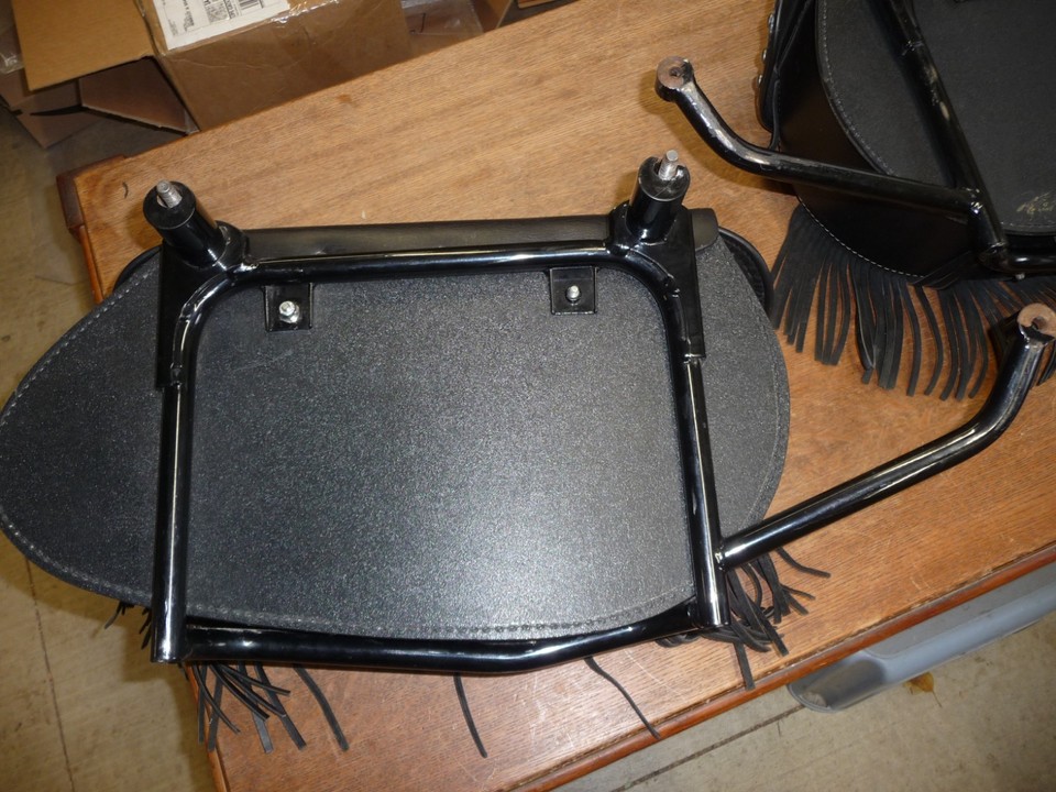 Indian Gilroy 2003 Chief OEM black saddlebags with fringe complete w ...