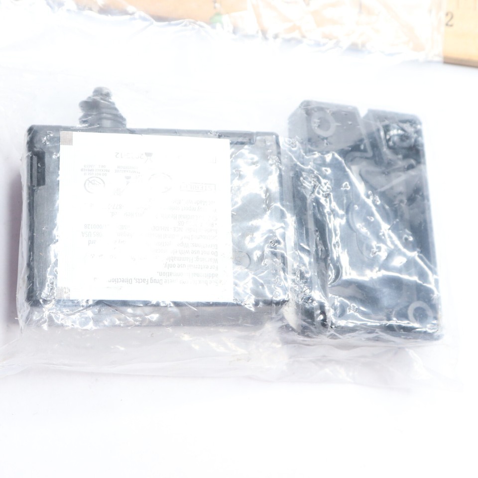 Sennco Solution Inc. Shallow Plug Base Standard Voltages CW6 5070003B ...