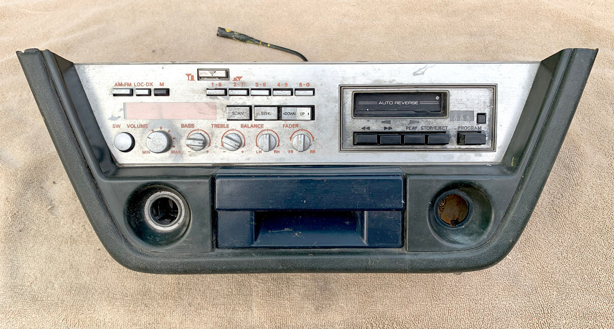 1979 Nissan Datsun 280ZX Hitachi Stereo Cassette Player Blue Console ...