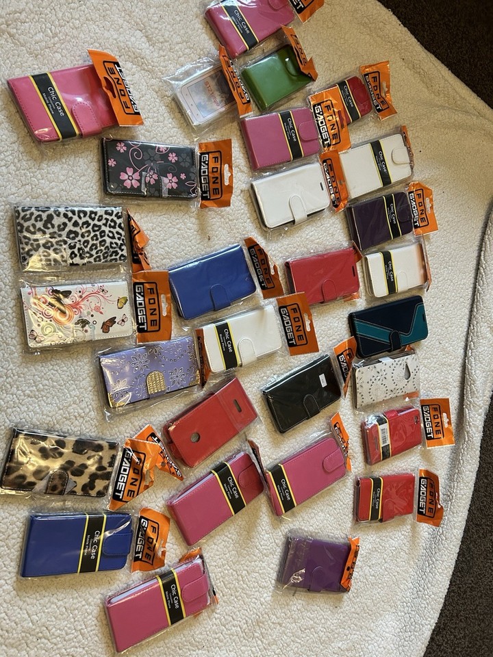 Bundle of 29 Mobile Phone Cases Mainly Flip Cases Unsure of Models Job ...