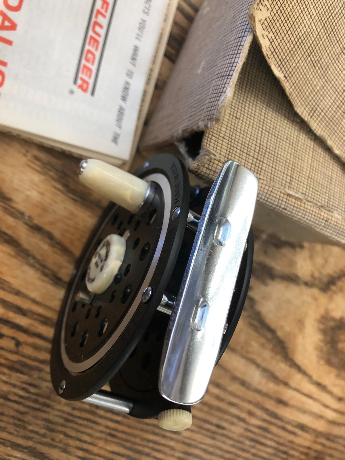 Vintage PFLUEGER Fly Casting Reel No.1494 Medalist W Box Old Fishing ...