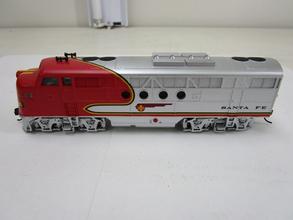 Bachmann HO Scale Locomotive Train Diesel Santa Fe Flyer DCC On Board ...