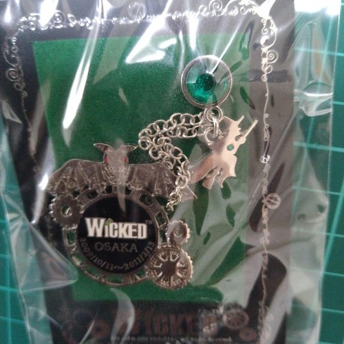 Broadway Musical WICKED Commemorative Pins from 2009 to 2011 Shiki ...