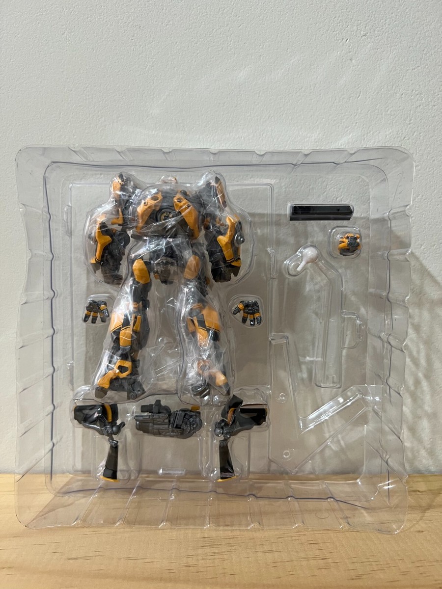 Revoltech Bumblebee Size