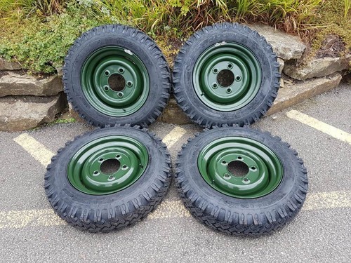 LAND ROVER SERIES STEEL RIMS REFURBED BRONZE GREEN WITH 600 X 16 TYRES ...