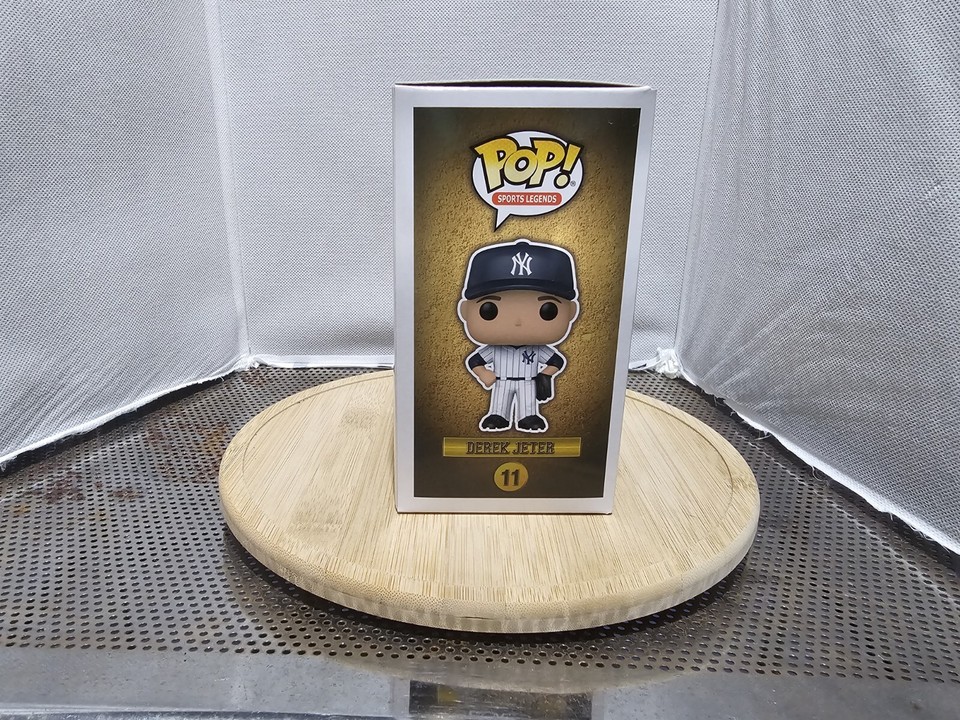 Funko Pop! Sports Legends Derek Jeter NY Yankees Chase Vinyl | eBay