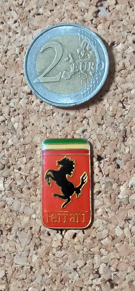 Pin's Ferrari Cheval Voiture Logo Marque Emblème Vintage Pins ...
