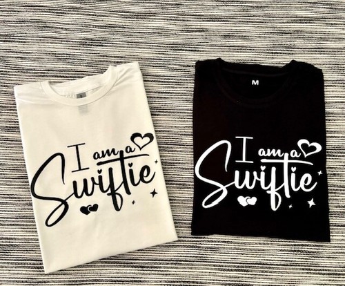 TAYLOR SWIFT "I Am A Swifty" Cotton Tees (XS-3XL) 2 Colours Available ...
