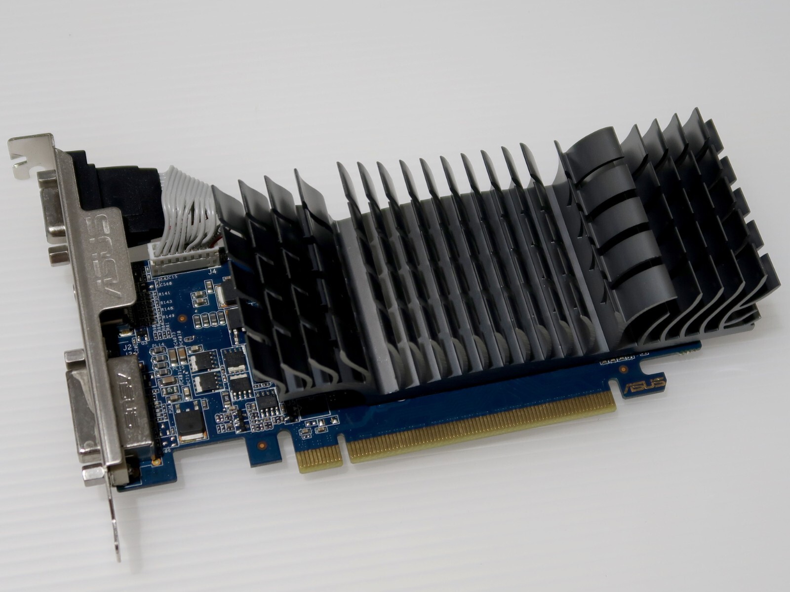 ASUS NVIDIA GeForce 610 GT (1 GB) GDDR3 Video Card (GT610-SL-1GD3-L ...