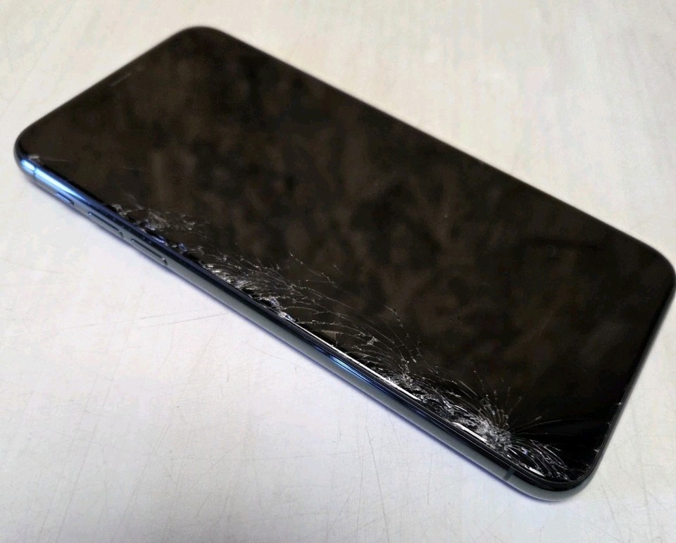 Apple iPhone 11 Pro Max 64GB Midnight Green *CRACKED SCREEN-AS IS ...