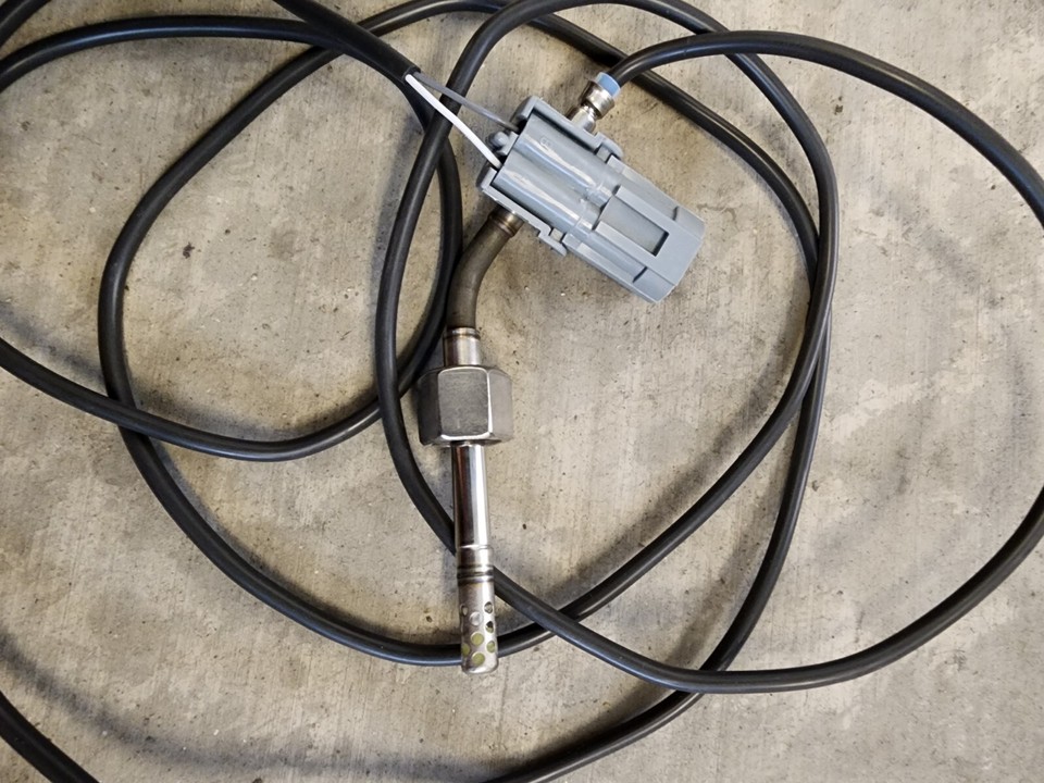 Genuine Detroit Diesel Series 50/60 Exhaust Temperature Sensor 23521882 ...