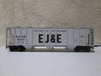 EJ & E ~ ELGIN JOLIET & EASTERN RAILWAY 3-BAY COVERED HOPPER # 5263~HO ...