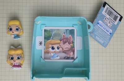 Cinderella Young and Old With Card And Camera Case Disney Doorables 13 ...