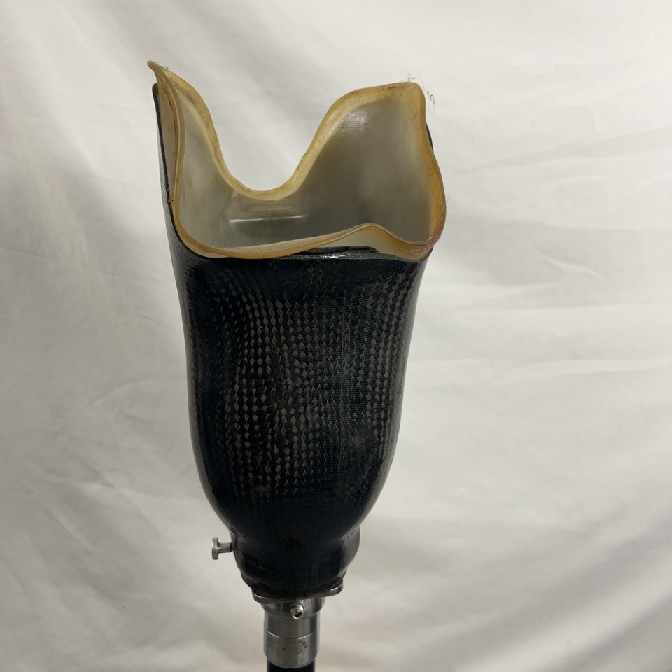 Bulldog RIGHT Leg Below Knee Prosthetic Size 30 Carbon Fiber | eBay
