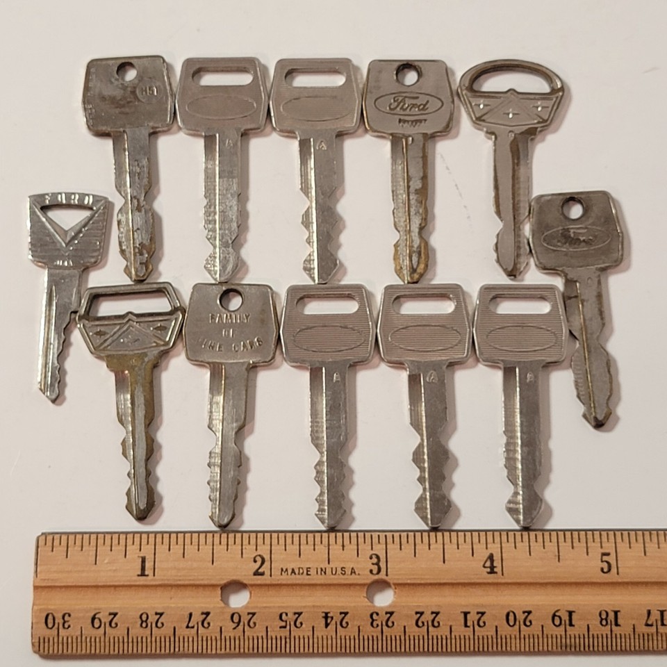 Vintage Lot Of 12 Old Ford Keys In a Variety Of Cuts And Sizes | eBay