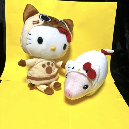 Monster Hunter Hello Kitty pair plush toy Hello Kitty 25 cm tall and ...
