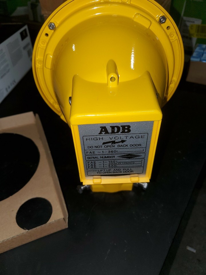 Adb Airfield Runway Edge Stop Bar Elevated Light ADB fae-1-200-r | eBay