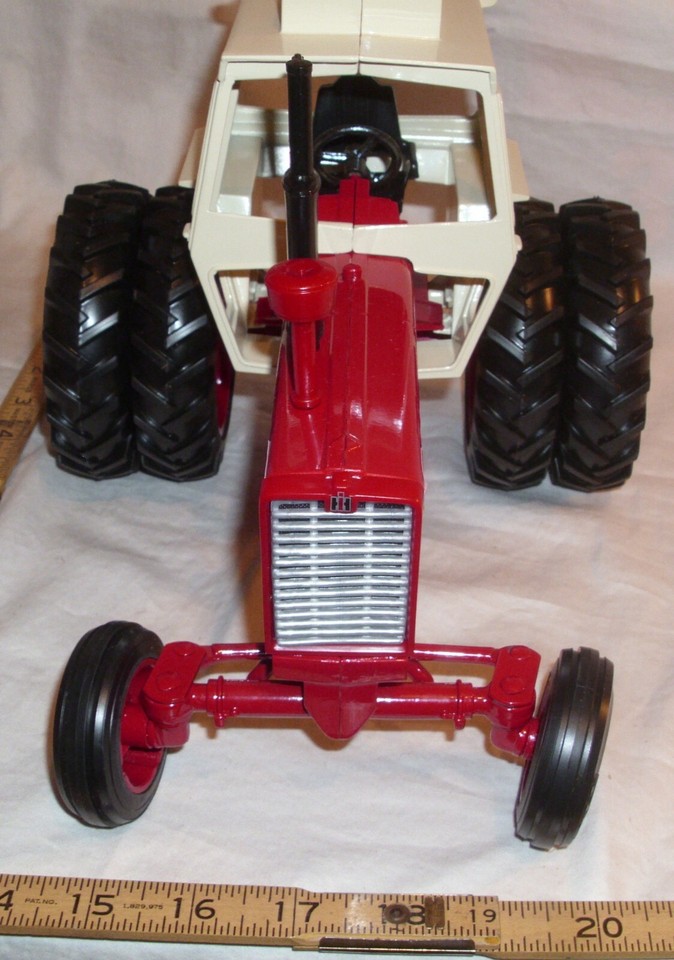 ERTL INTERNATIONAL MODEL 1256 FARM TRACTOR MODEL 1/16 1998 FARM TOY ...