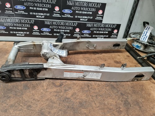 2005 SUZUKI GSX750F II SWING ARM WITH GOOD BEARINGS & BUSHINGS | eBay ...