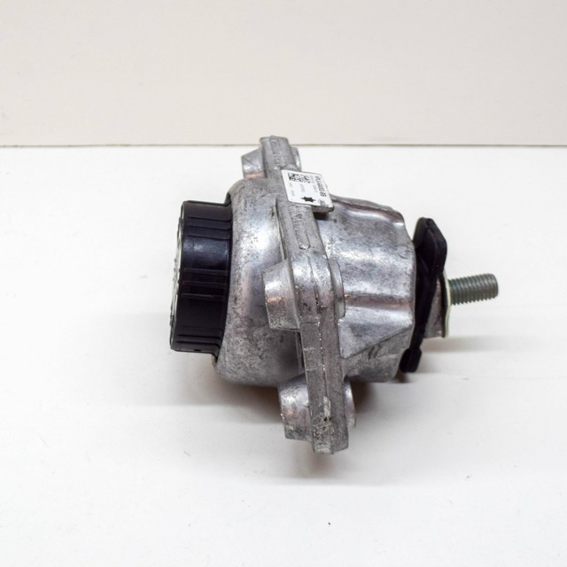 OEM Land Rover Range Rover L405 Engine Mounting Bracket LR105970 ...