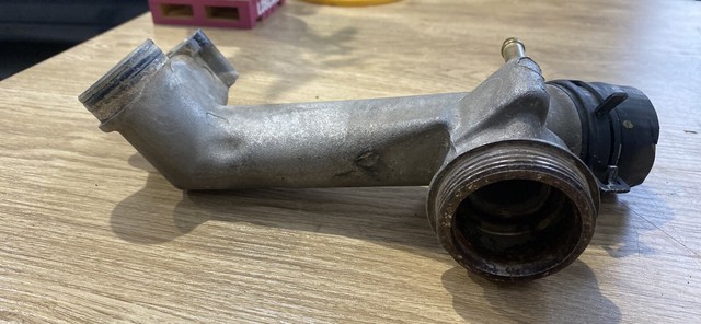 Holden Commodore VZ V6 Genuine GM Water Outlet Housing Rev Wreck ...