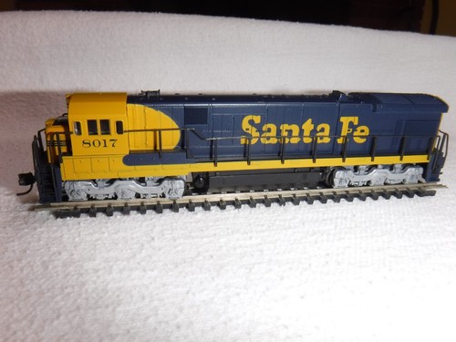 N Scale Kato GE C30-7, Santa Fe AT&SF #8017, DC Version | eBay