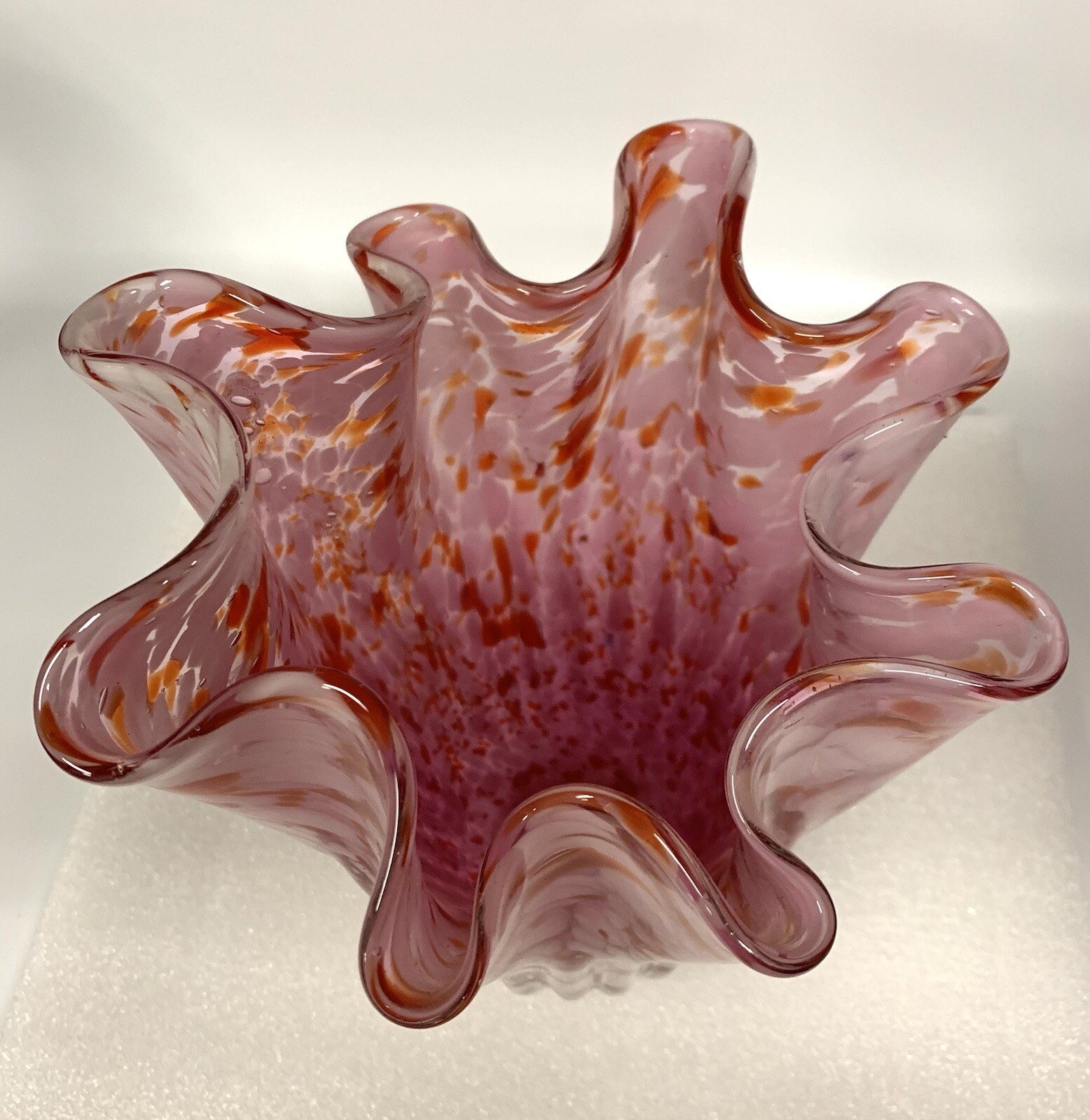 RARE 60s Iwatsu Hineri Glass Ruffle Vase Hot pink Speckled Hanky Vase ...