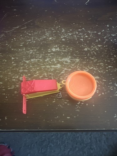 Vintage 1995 Play Doh On The Go Keychain dough is dried up but new can ...