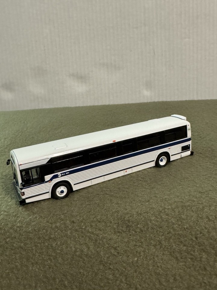 Iconic Replicas 1:87 HO Scale 1989 MCI Classic Transit Bus - MTA NYC ...