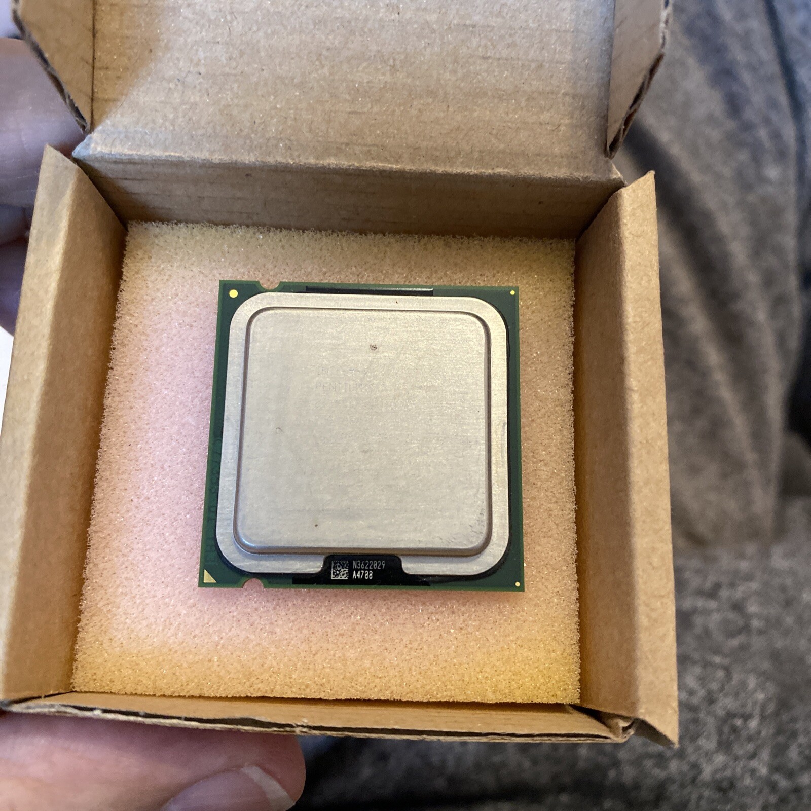 INTEL PENTIUM D CPU 820 SL8CP 2.8GHZ 2MB Cache 800 Bus Speed Used But ...