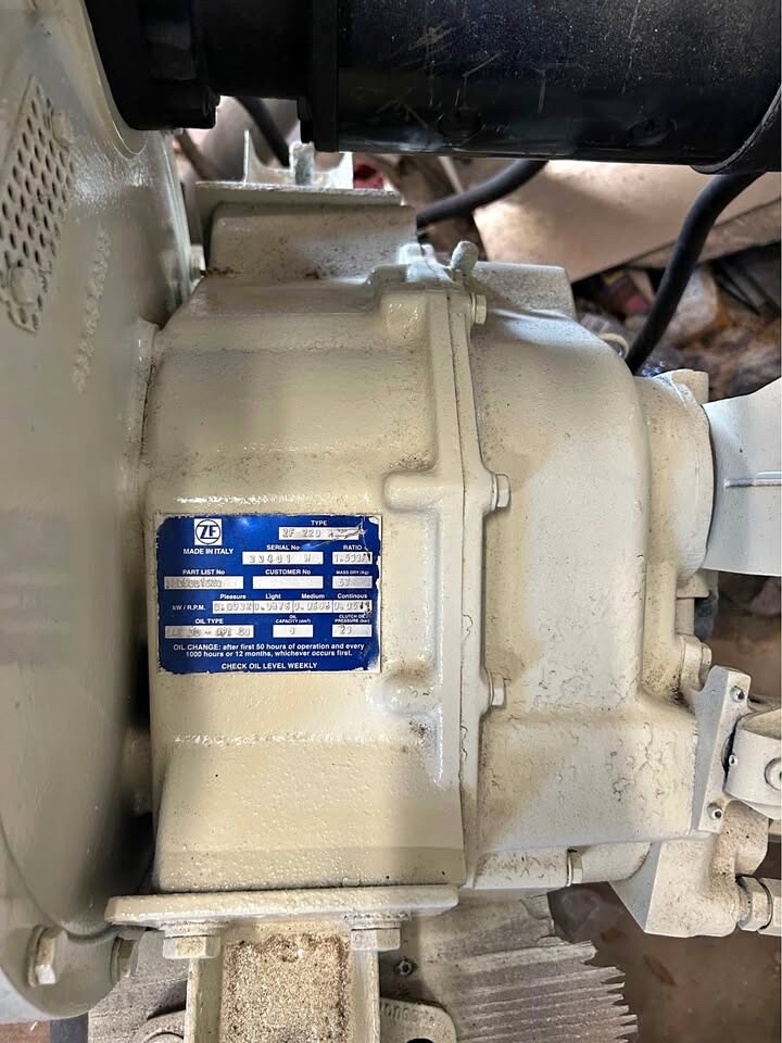 Caterpillar CAT 3116 350 HP MARINE DIESEL ENGINE ZF 220A 1.533 | eBay