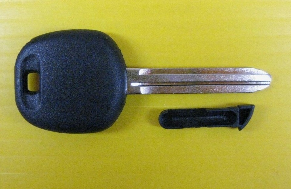 Set of 10 NEW Key Shell with Uncut B110 TOY43R Blade and Chip Space for ...