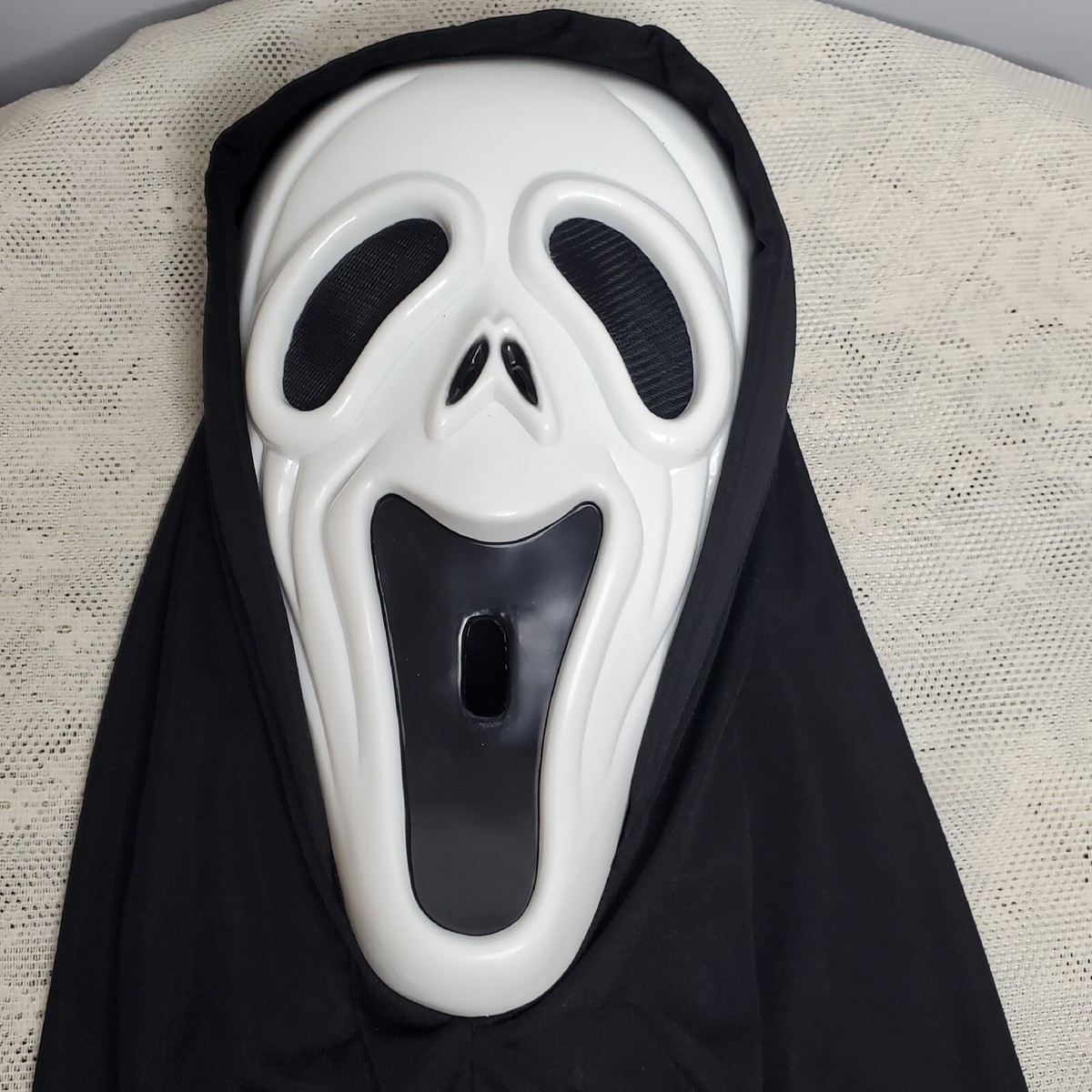 Scream Mask Smiling