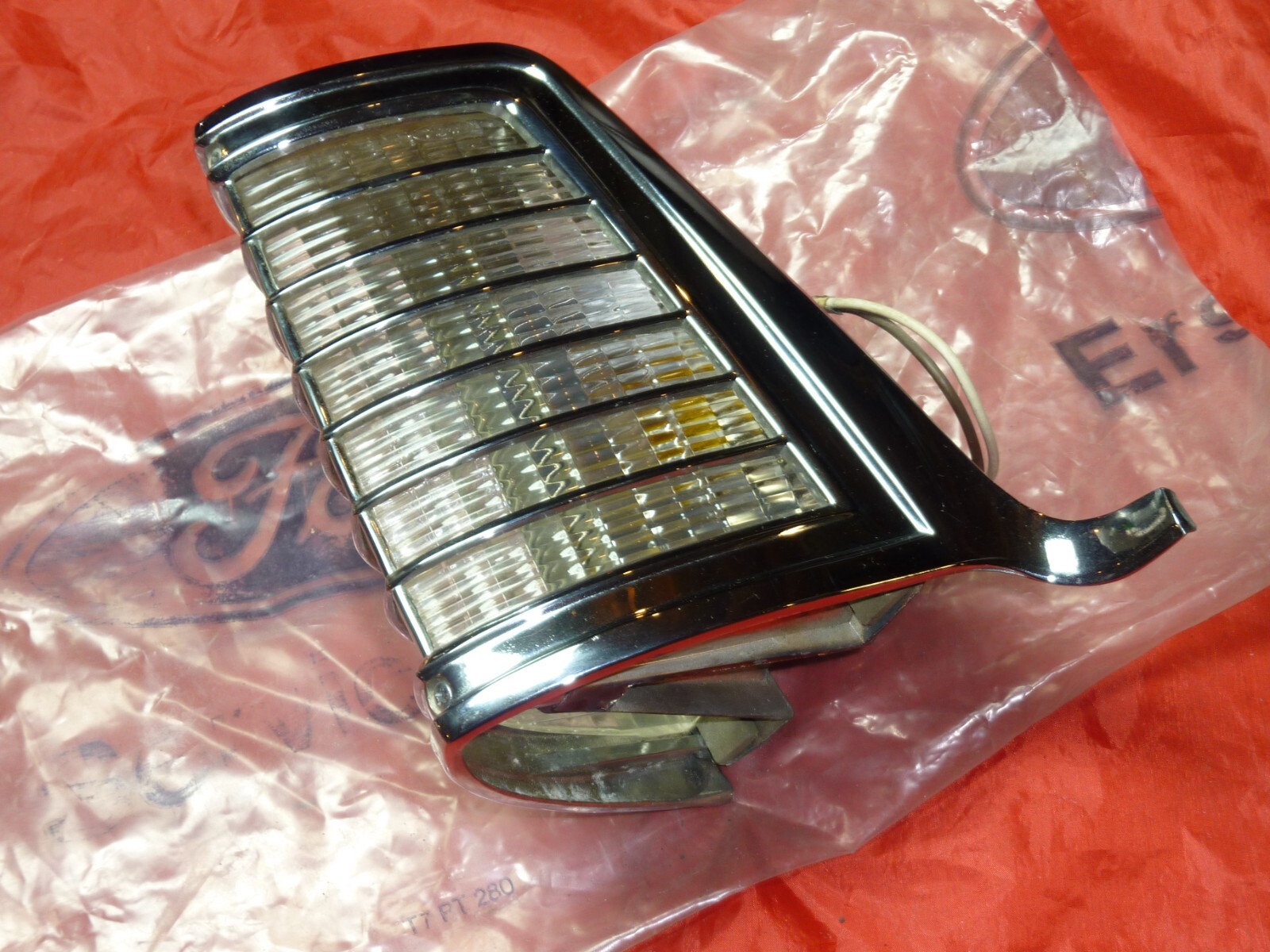NOS 1973-76 LINCOLN MARK IV OEM TURN SIGNAL CORNERING LIGHT LENS BEZEL ...