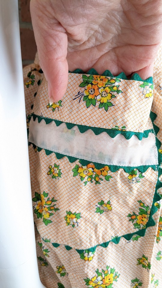 Vintage Half Apron Floral Rik Rak Trim Pocket Handmade Farmgirl ...