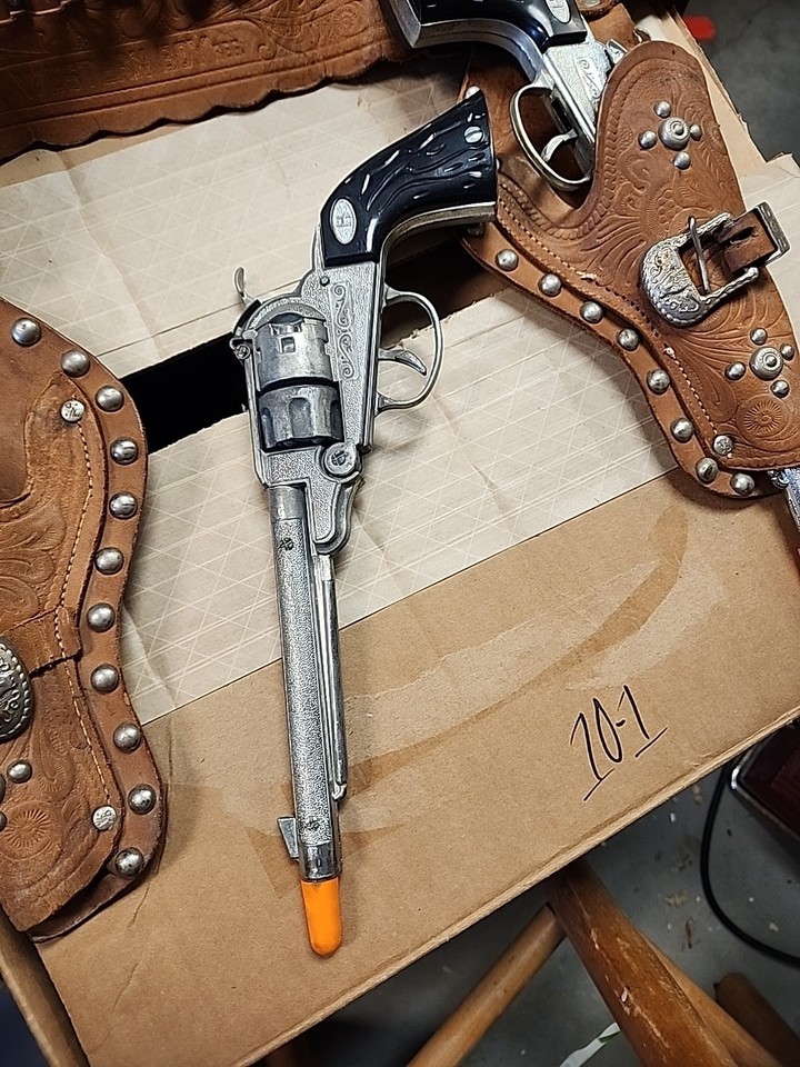 Pair 1960’s Hubley vintage toy cap guns with leather holster, Remington ...