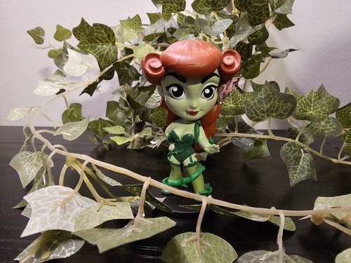 Lil DC Comics Bombshells (Poison Ivy) Mini Figure | eBay