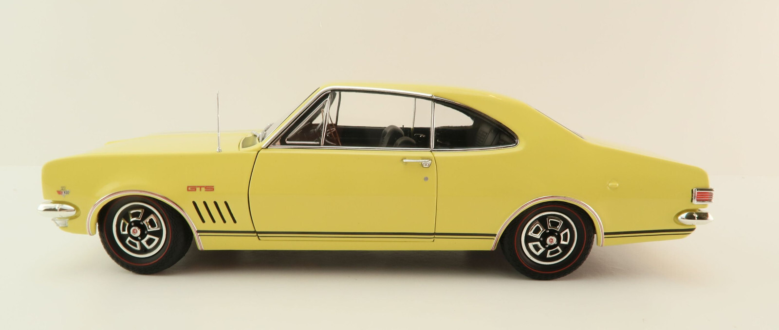 Classic Carlectables 18803 Holden HK GTS 327 Monaro Coupe Warwick ...