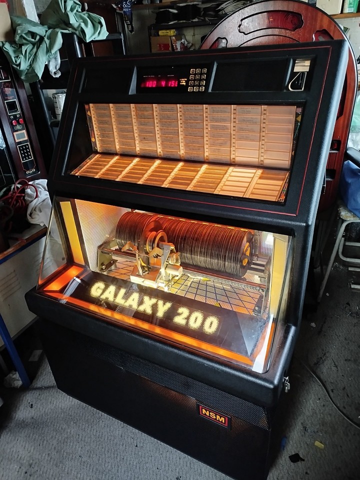 Galaxy 200 Vinyl Jukebox | eBay UK