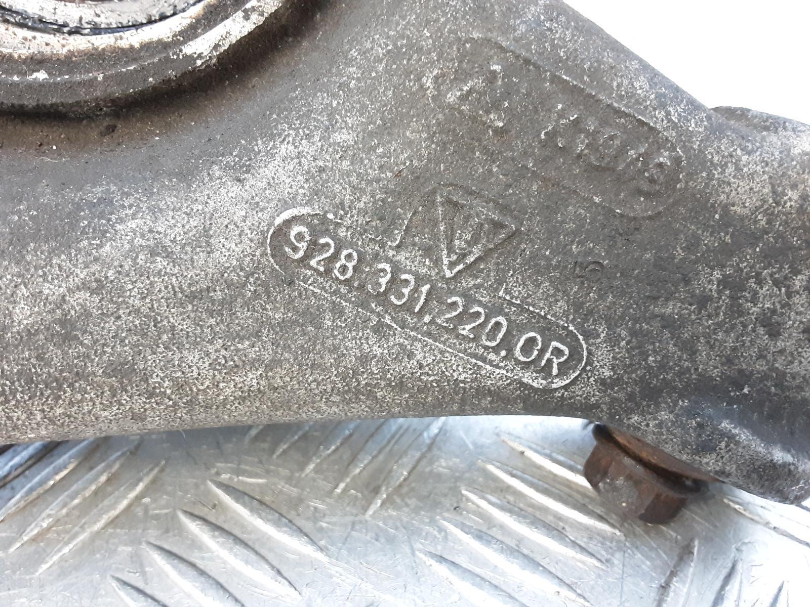 PORSCHE 928 1983 Mk1 Drivers Rear Hub Stub Axle 928331220OR | eBay UK