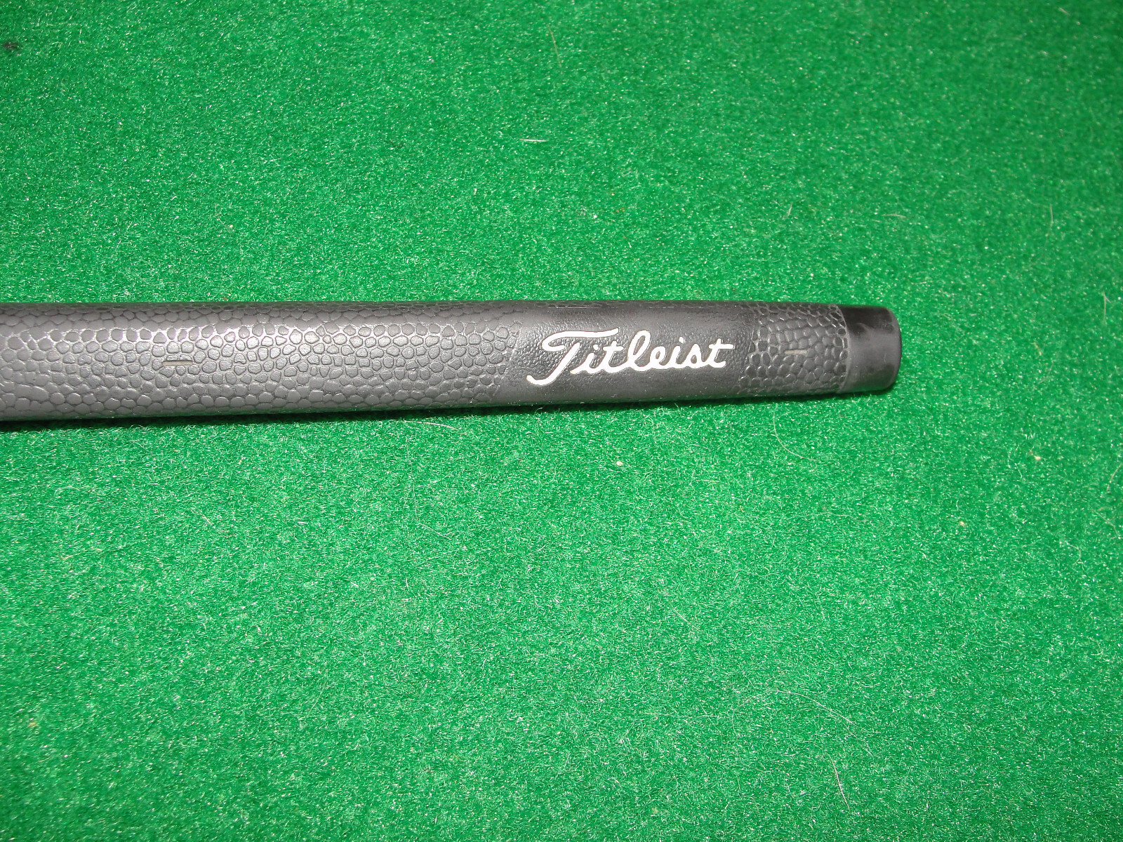 Titleist royal black pebble with white letters Pistol Putter Grip | eBay