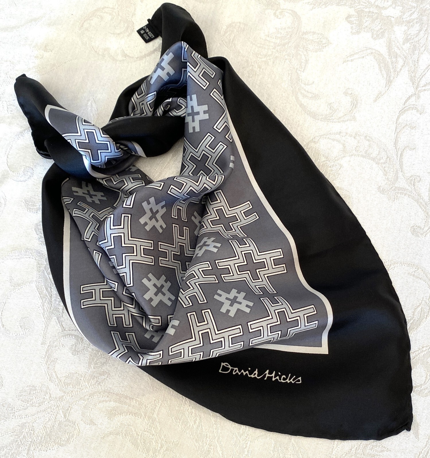 Rare Vintage 1980s David Hicks Geometric Silk Oversiz… - Gem