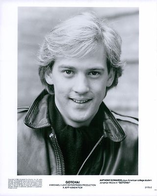Anthony Edwards Gotcha! Unsigned Glossy 8x10 Movie Promo Photo (B) | eBay
