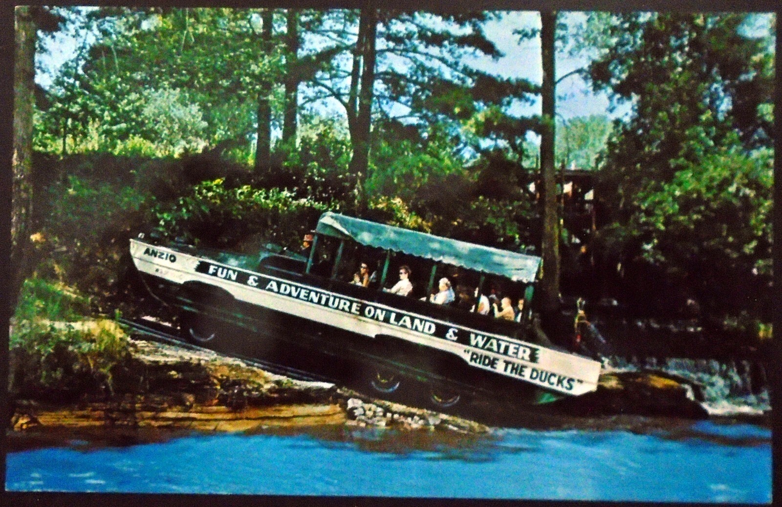 “Duck” Entering Wisconsin River, Ride the Ducks, Tours, Wisconsin Dells ...