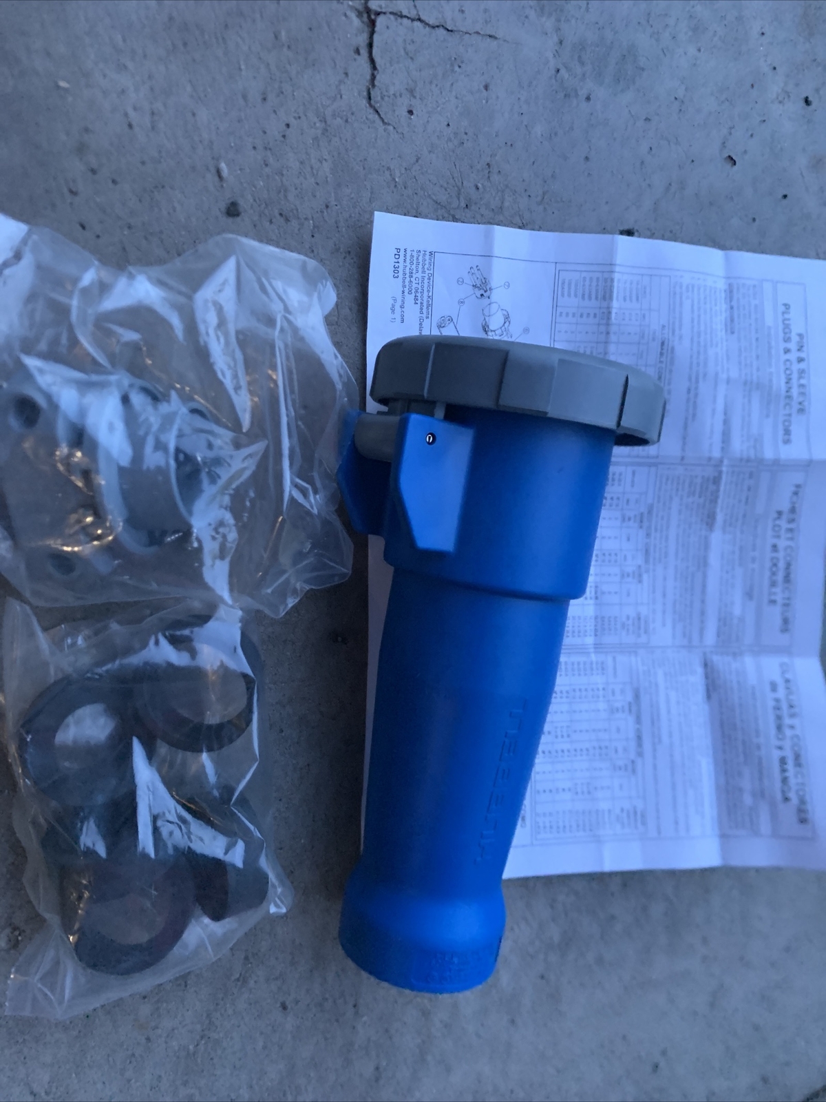 Hubbell 460P9W & 460C9W 3-Pole 4-Wire 60-Amp 250V AC Male and Female ...