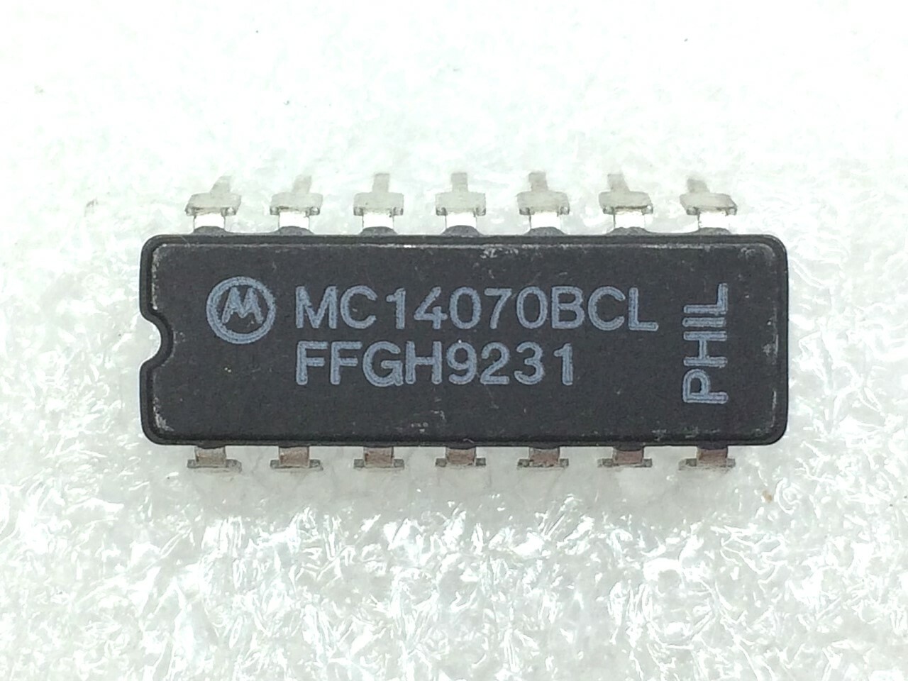 MC14070BCL MOTOROLA IC XOR Gate Quad 2-IN CMOS CERDIP 2 PIECES | eBay